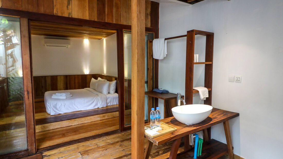 Suites & Villas | Island Center Point