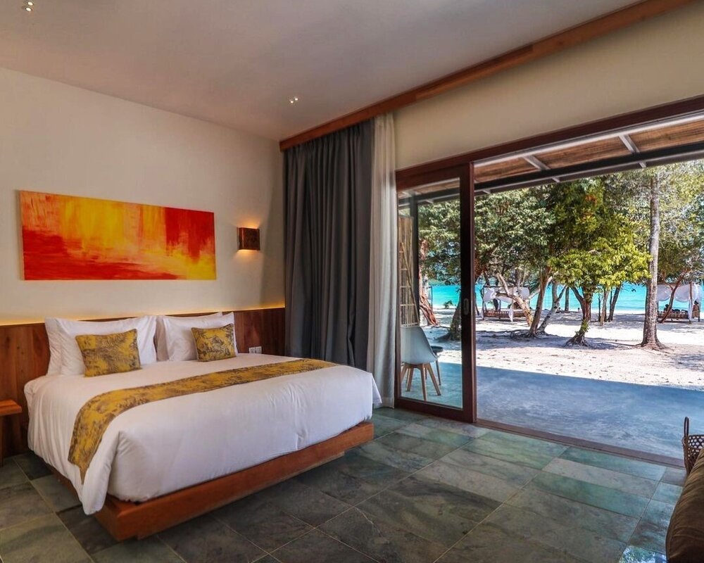 Welcome to Your Beach Resort | Island Center Point