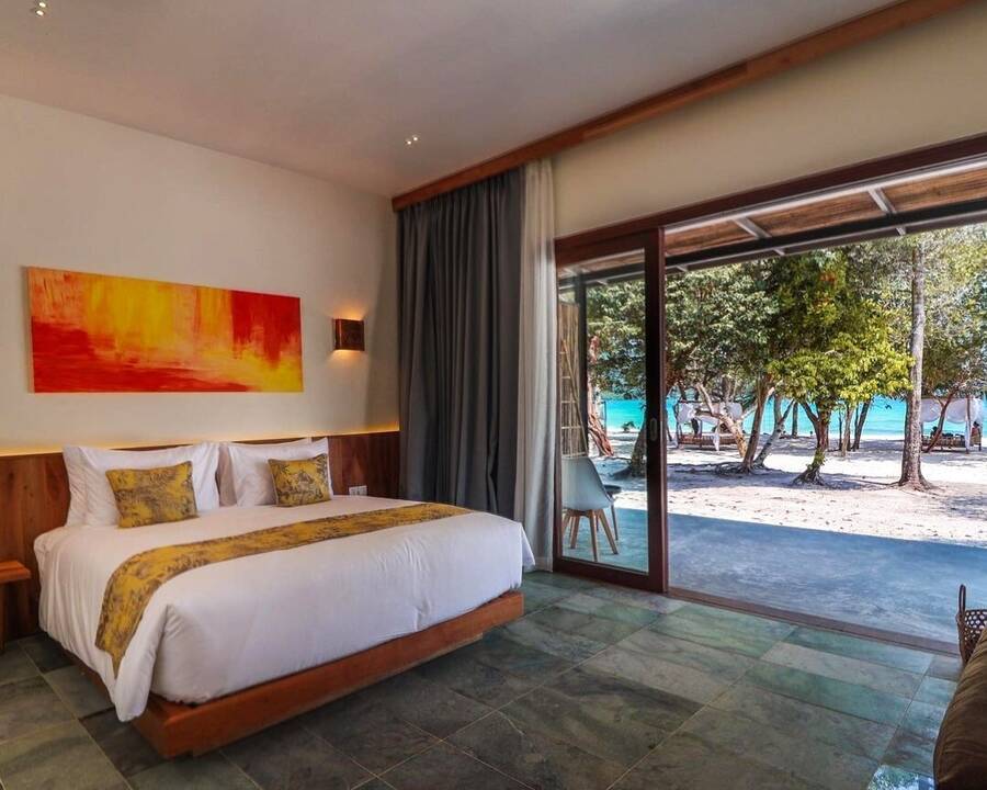 Welcome to Your Beach Resort | Island Center Point