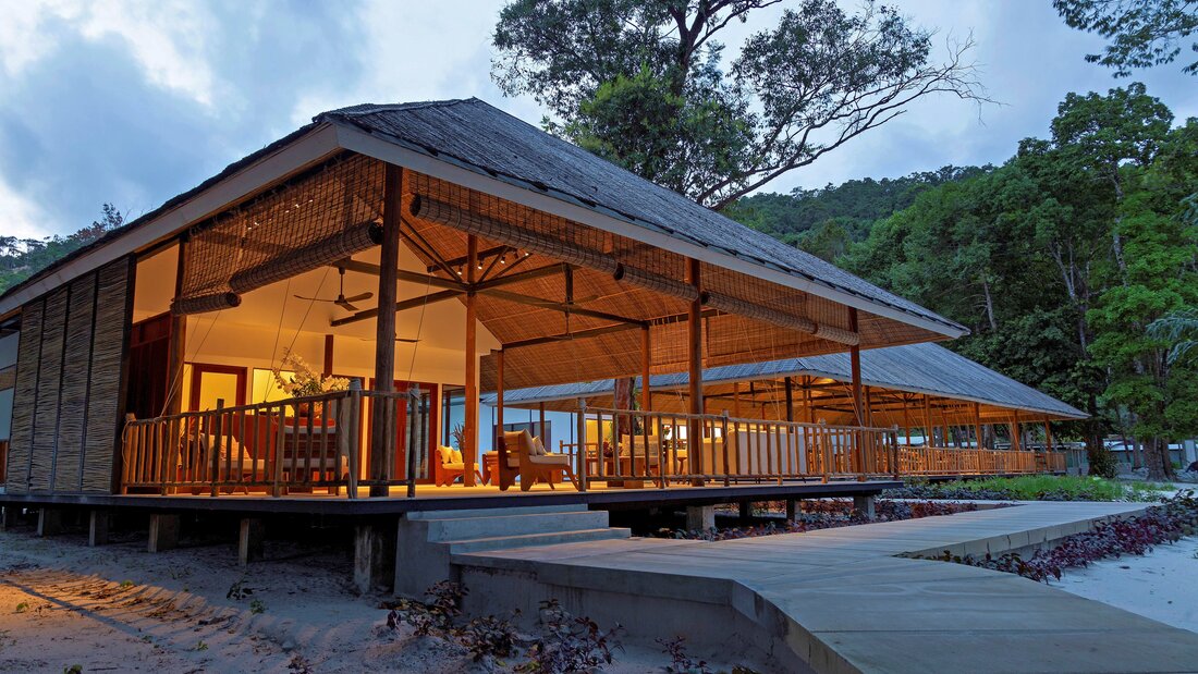 Welcome to Your Beach Resort | Island Center Point