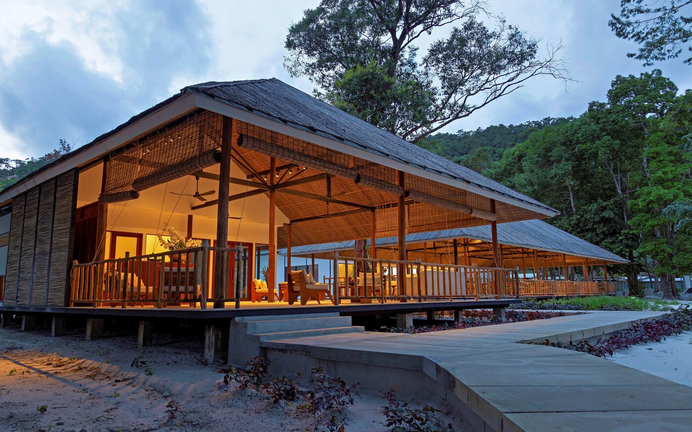 Welcome to Your Beach Resort | Island Center Point